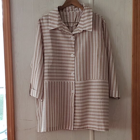 Kaktus | Tops | Kaktus 3x Striped Tan And White Button Down ...